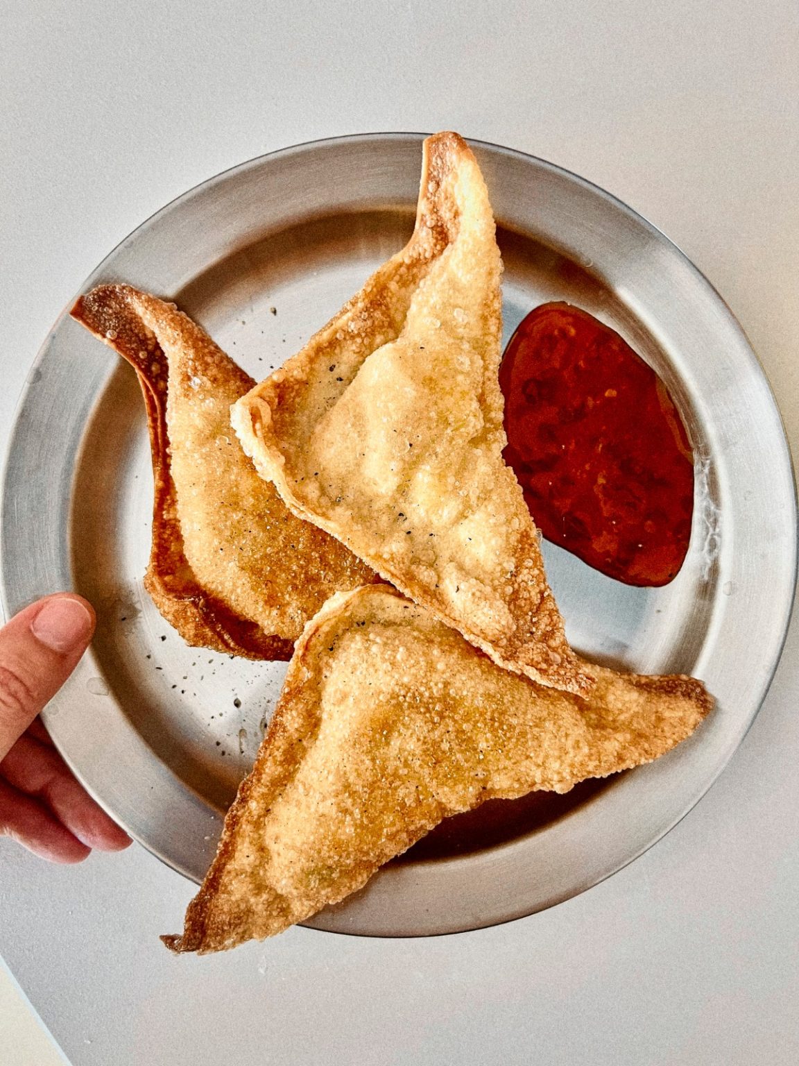 Receta WONTON FRITO DE PIMIENTOS ASADOS Y CARNE DE CERDO - Colmado Singular